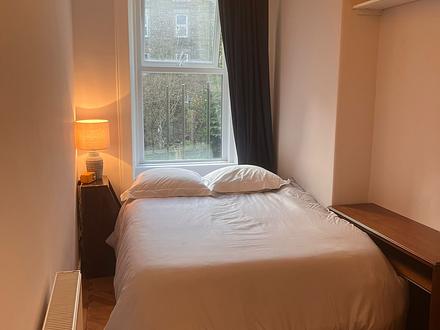 Bright central one bed Edinburgh central (Edinburgh) | Theatre Digs Booker