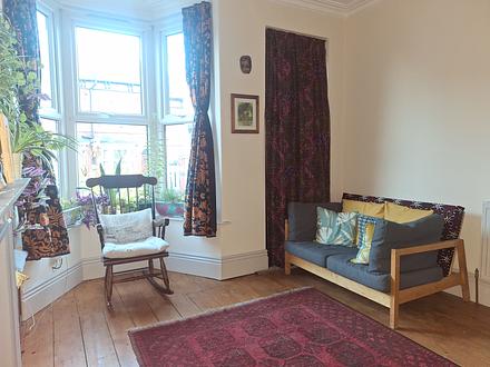 Homey, colourful house an easy walk from Sheffield theatres (Sheffield ...